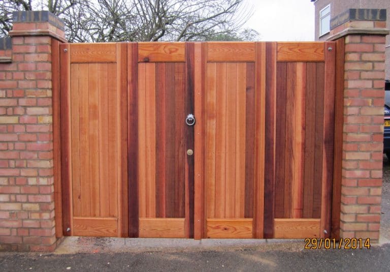 Arch Top 5 Bar Double BIFOLD Field Gates - Redwood And Siberian Larch ...
