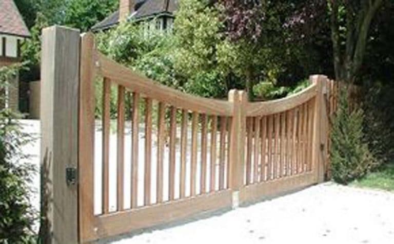 NEW All Spindle Scallop Double Driveway Gates - Redwood And Siberian ...