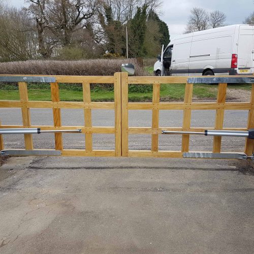 Flat Top Chunky Wooden Field Gate - SINGLE - Redwood And Siberian Larch ...