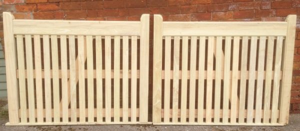 Flat top Double Picket Driveway Wooden Gates - Redwood And Siberian ...